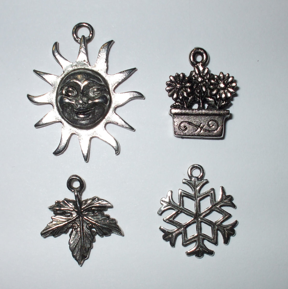 SEASONS CHANGING CHARM PACK – Rosewood Manor X Stitch